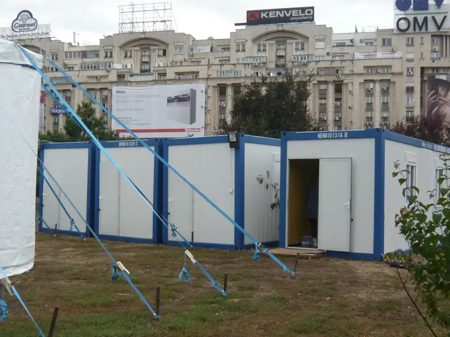 CONTAINERS offices, housing, school, storage, sanitation, Locker rooms